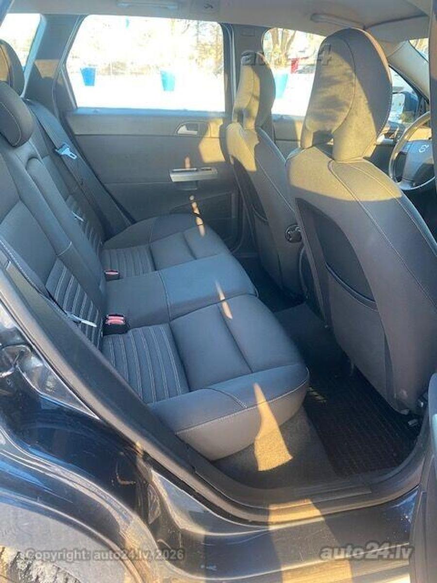 Zils Volvo V50 2011 Tartu, ar dzinēja tilpumu 1.60 L un nobraukumu 317 tūkst. km par 4000 €, foto 7 vietnē AUTOMOTO.COM.LV