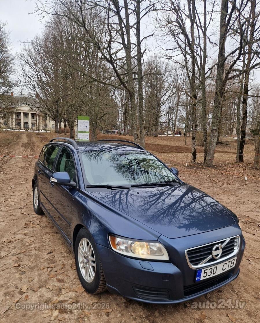 Zils Volvo V50 2011 Tallina, ar dzinēja tilpumu 1.60 L un nobraukumu 349 tūkst. km par 3499 €, foto 1 vietnē AUTOMOTO.COM.LV