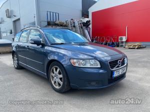 Zils Volvo V50 2011 Tallina, ar dzinēja tilpumu 1.60 L un nobraukumu 229 tūkst. km par 1750 €, foto  vietnē AUTOMOTO.COM.LV