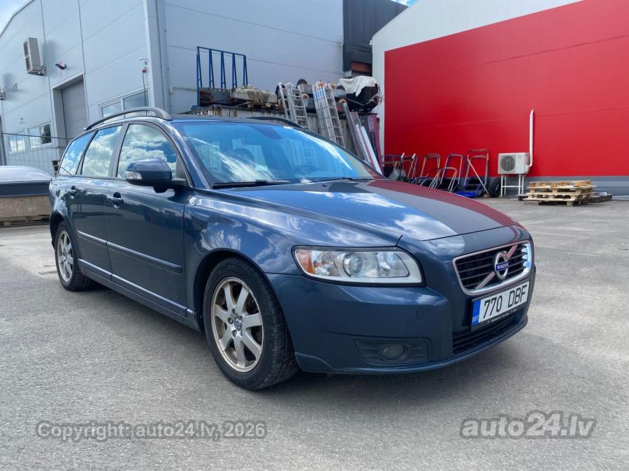 Zils Volvo V50 2011 Tallina, ar dzinēja tilpumu 1.60 L un nobraukumu 229 tūkst. km par 1750 €, foto 1 vietnē AUTOMOTO.COM.LV