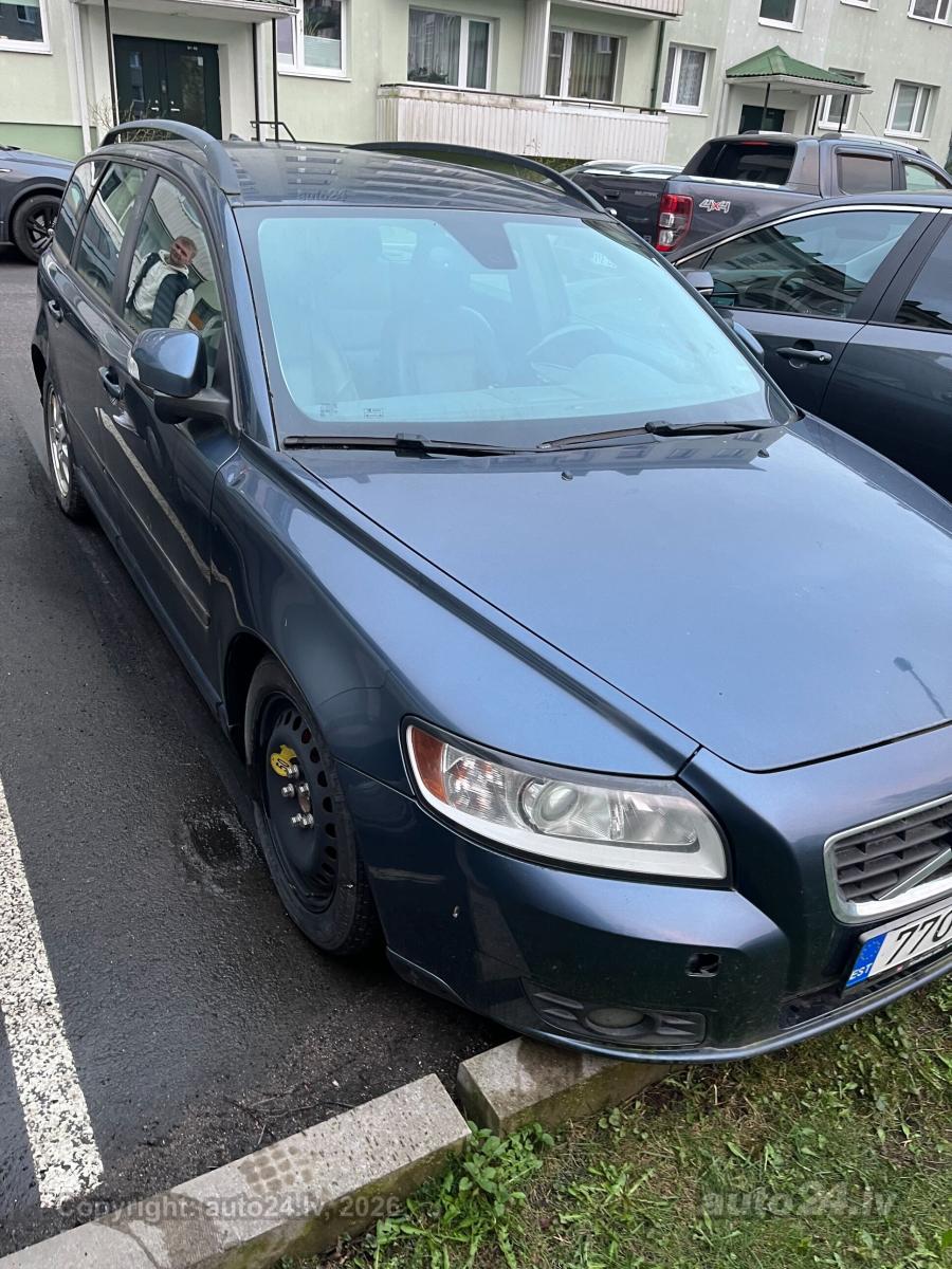 Zils Volvo V50 2011 Tallina, ar dzinēja tilpumu 1.60 L un nobraukumu 229 tūkst. km par 1750 €, foto 6 vietnē AUTOMOTO.COM.LV