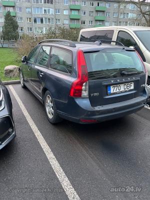 Zils Volvo V50 2011 Tallina, ar dzinēja tilpumu 1.60 L un nobraukumu 229 tūkst. km par 1750 €, foto 8 vietnē AUTOMOTO.COM.LV