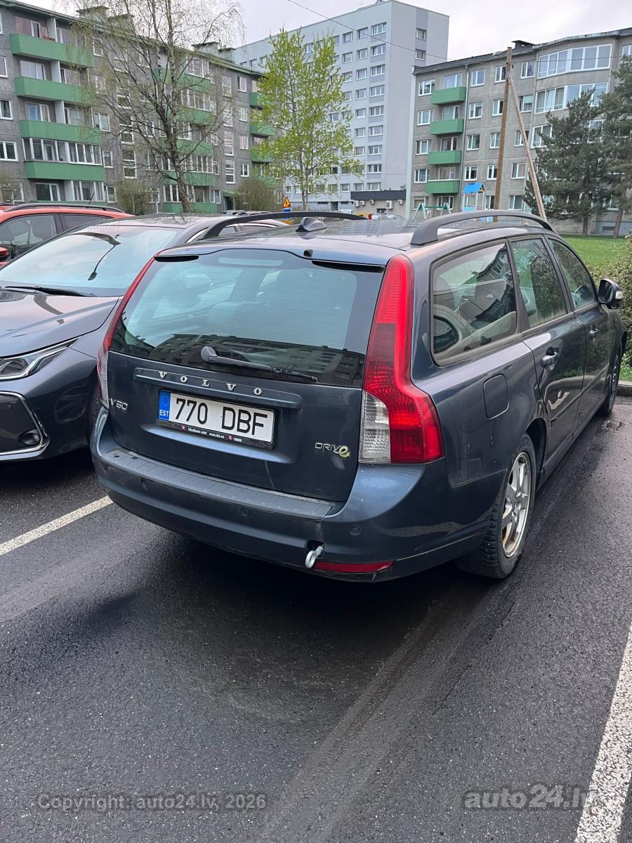 Zils Volvo V50 2011 Tallina, ar dzinēja tilpumu 1.60 L un nobraukumu 229 tūkst. km par 1750 €, foto 9 vietnē AUTOMOTO.COM.LV