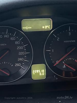 Zils Volvo V50 2011 Tallina, ar dzinēja tilpumu 1.60 L un nobraukumu 229 tūkst. km par 1750 €, foto 10 vietnē AUTOMOTO.COM.LV