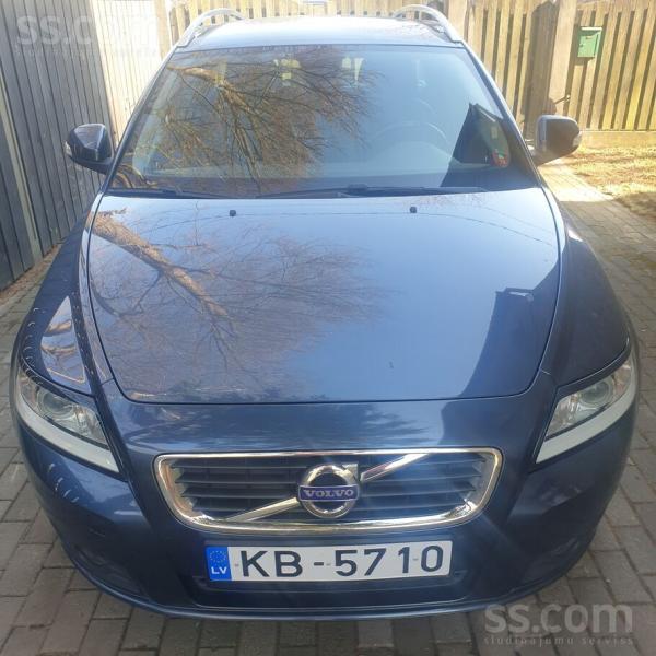 Zils Volvo V50 2011 Rīga, ar dzinēja tilpumu 1.60 L un nobraukumu 233 tūkst. km par 3500 €, foto 1 vietnē AUTOMOTO.COM.LV