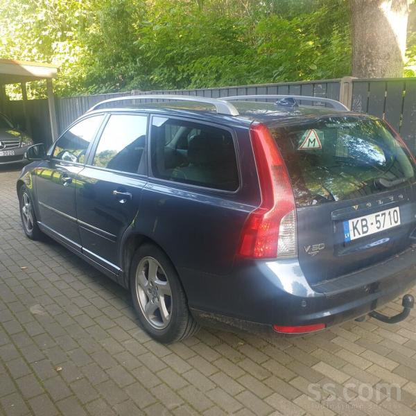 Zils Volvo V50 2011 Rīga, ar dzinēja tilpumu 1.60 L un nobraukumu 233 tūkst. km par 3500 €, foto 7 vietnē AUTOMOTO.COM.LV