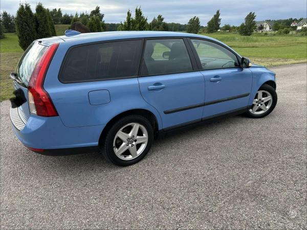 Blue Volvo V50 2011 in Elektrenai, with an engine capacity of 2.00 L and mileage of 212 thousand km for 2375 €, photo 8 on AUTOMOTO.COM.LV