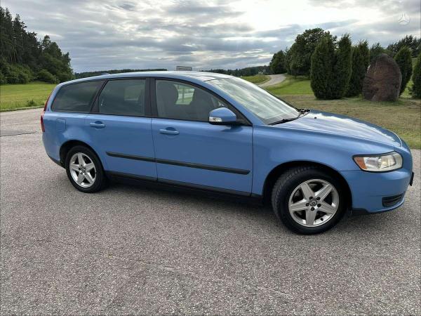 Blue Volvo V50 2011 in Elektrenai, with an engine capacity of 2.00 L and mileage of 212 thousand km for 2375 €, photo 10 on AUTOMOTO.COM.LV