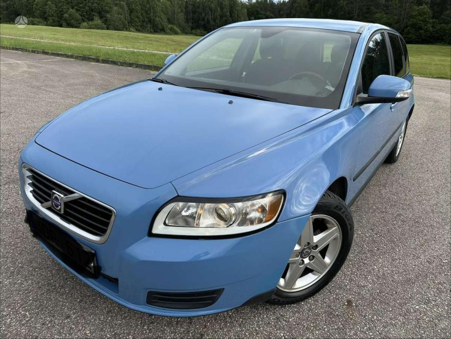 Blue Volvo V50 2011 in Elektrenai, with an engine capacity of 2.00 L and mileage of 212 thousand km for 2375 €, photo 12 on AUTOMOTO.COM.LV