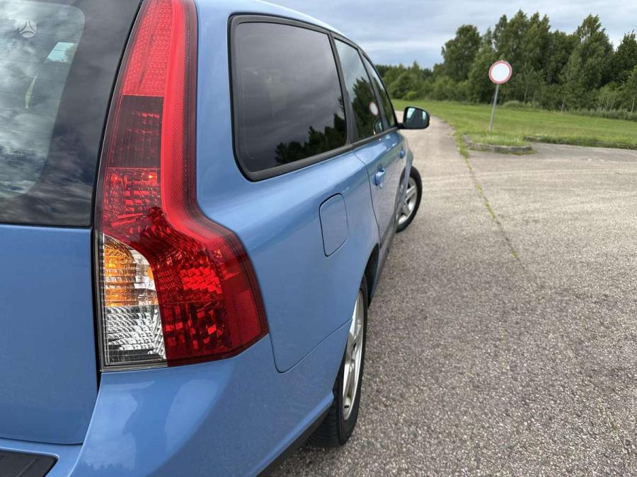 Blue Volvo V50 2011 in Elektrenai, with an engine capacity of 2.00 L and mileage of 212 thousand km for 2375 €, photo 15 on AUTOMOTO.COM.LV