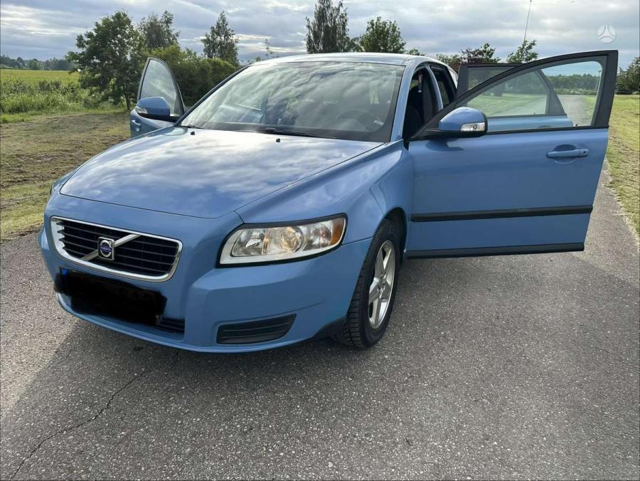 Blue Volvo V50 2011 in Elektrenai, with an engine capacity of 2.00 L and mileage of 212 thousand km for 2375 €, photo 21 on AUTOMOTO.COM.LV