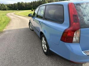Blue Volvo V50 2011 in Elektrenai, with an engine capacity of 2.00 L and mileage of 212 thousand km for 2375 €, photo 23 on AUTOMOTO.COM.LV