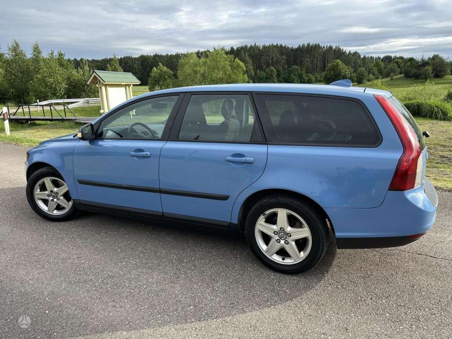 Zils Volvo V50 2011 Kaišiadorys, ar dzinēja tilpumu 2.00 L un nobraukumu 212 tūkst. km par 2275 €, foto 9 vietnē AUTOMOTO.COM.LV