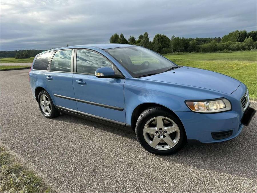 Zils Volvo V50 2011 Kaišiadorys, ar dzinēja tilpumu 2.00 L un nobraukumu 212 tūkst. km par 2275 €, foto 19 vietnē AUTOMOTO.COM.LV
