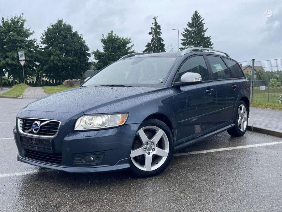 Zils Volvo V50 2011 Viļņa, ar dzinēja tilpumu 1.60 L un nobraukumu 364 tūkst. km par 3450 €, foto 4 vietnē AUTOMOTO.COM.LV