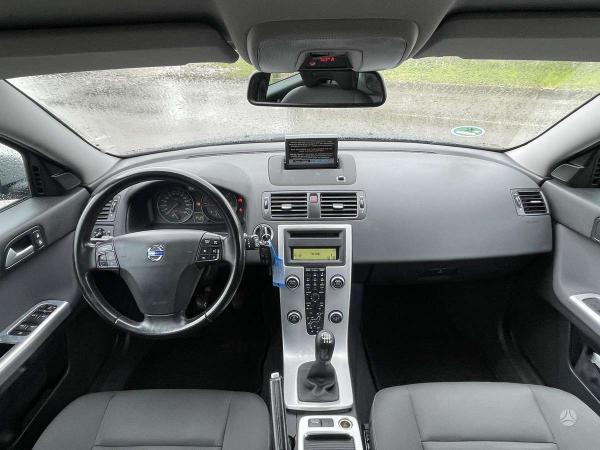 Zils Volvo V50 2011 Viļņa, ar dzinēja tilpumu 1.60 L un nobraukumu 364 tūkst. km par 3450 €, foto 6 vietnē AUTOMOTO.COM.LV