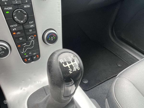 Zils Volvo V50 2011 Viļņa, ar dzinēja tilpumu 1.60 L un nobraukumu 364 tūkst. km par 3450 €, foto 10 vietnē AUTOMOTO.COM.LV