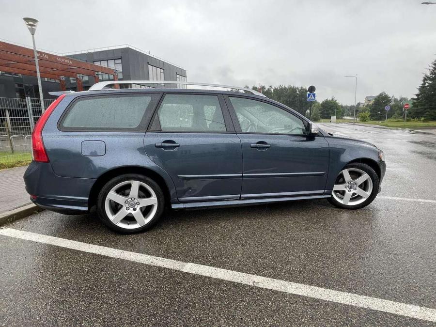 Zils Volvo V50 2011 Viļņa, ar dzinēja tilpumu 1.60 L un nobraukumu 364 tūkst. km par 3450 €, foto 12 vietnē AUTOMOTO.COM.LV