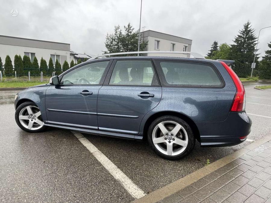 Zils Volvo V50 2011 Viļņa, ar dzinēja tilpumu 1.60 L un nobraukumu 364 tūkst. km par 3450 €, foto 15 vietnē AUTOMOTO.COM.LV