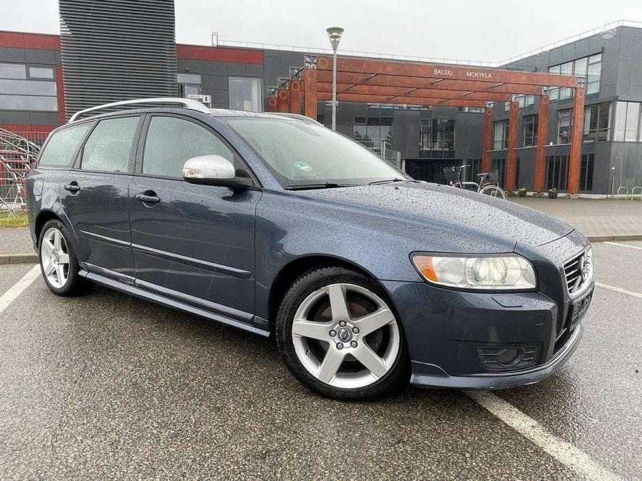 Zils Volvo V50 2011 Viļņa, ar dzinēja tilpumu 1.60 L un nobraukumu 364 tūkst. km par 3450 €, foto 17 vietnē AUTOMOTO.COM.LV