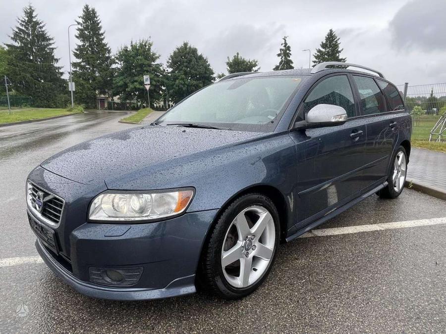 Zils Volvo V50 2011 Viļņa, ar dzinēja tilpumu 1.60 L un nobraukumu 364 tūkst. km par 3450 €, foto 18 vietnē AUTOMOTO.COM.LV