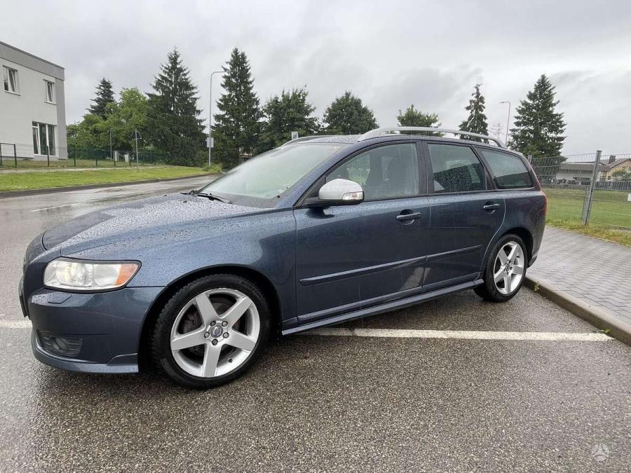 Zils Volvo V50 2011 Viļņa, ar dzinēja tilpumu 1.60 L un nobraukumu 364 tūkst. km par 3450 €, foto 19 vietnē AUTOMOTO.COM.LV