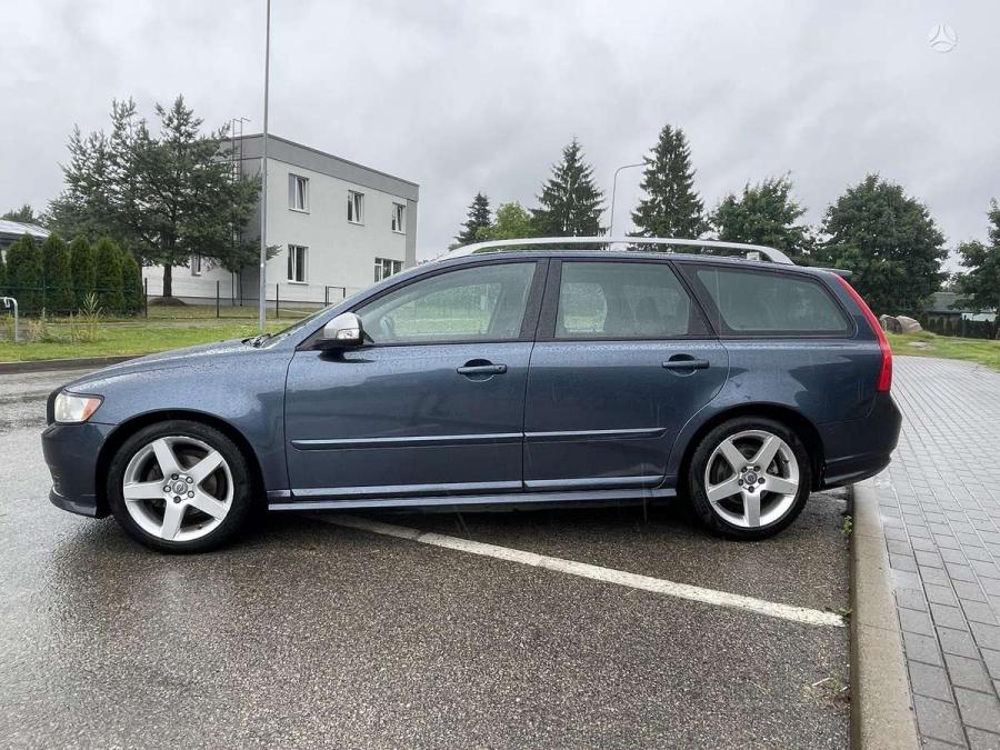 Zils Volvo V50 2011 Viļņa, ar dzinēja tilpumu 1.60 L un nobraukumu 364 tūkst. km par 3450 €, foto 20 vietnē AUTOMOTO.COM.LV