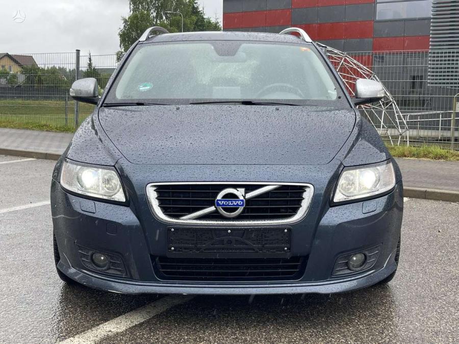 Zils Volvo V50 2011 Viļņa, ar dzinēja tilpumu 1.60 L un nobraukumu 364 tūkst. km par 3450 €, foto 21 vietnē AUTOMOTO.COM.LV