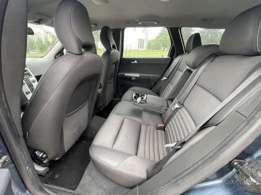 Zils Volvo V50 2011 Viļņa, ar dzinēja tilpumu 1.60 L un nobraukumu 364 tūkst. km par 3450 €, foto 33 vietnē AUTOMOTO.COM.LV