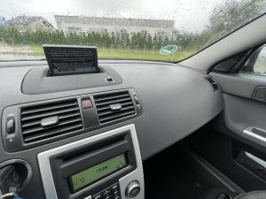 Zils Volvo V50 2011 Viļņa, ar dzinēja tilpumu 1.60 L un nobraukumu 364 tūkst. km par 3450 €, foto 36 vietnē AUTOMOTO.COM.LV