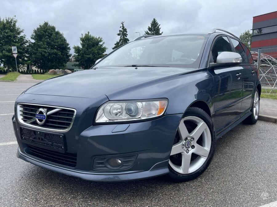 Zils Volvo V50 2011 Viļņa, ar dzinēja tilpumu 1.60 L un nobraukumu 364 tūkst. km par 3400 €, foto 1 vietnē AUTOMOTO.COM.LV