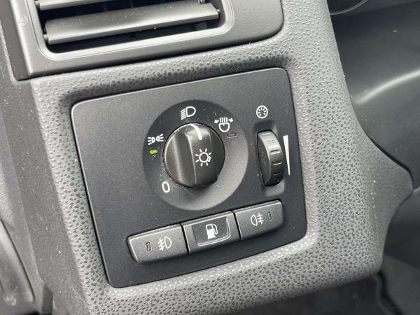 Zils Volvo V50 2011 Viļņa, ar dzinēja tilpumu 1.60 L un nobraukumu 364 tūkst. km par 3400 €, foto 5 vietnē AUTOMOTO.COM.LV