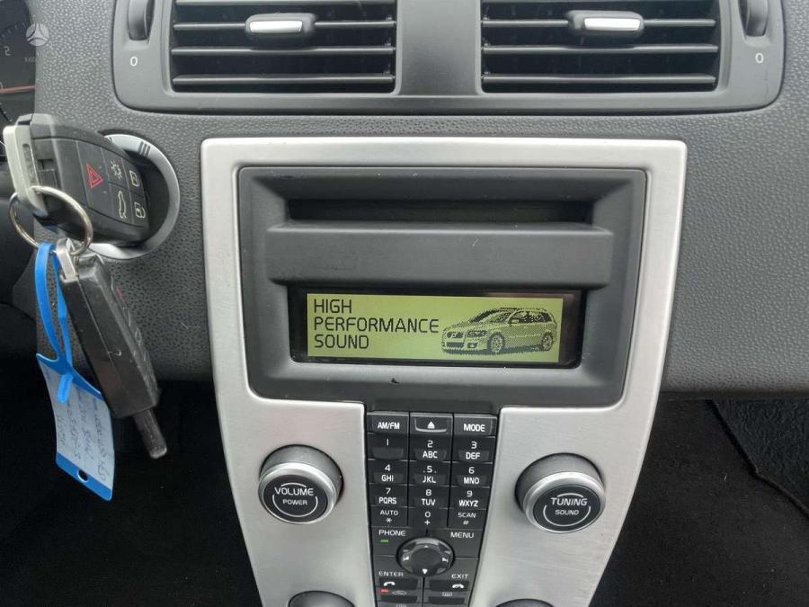 Zils Volvo V50 2011 Viļņa, ar dzinēja tilpumu 1.60 L un nobraukumu 364 tūkst. km par 3400 €, foto 8 vietnē AUTOMOTO.COM.LV