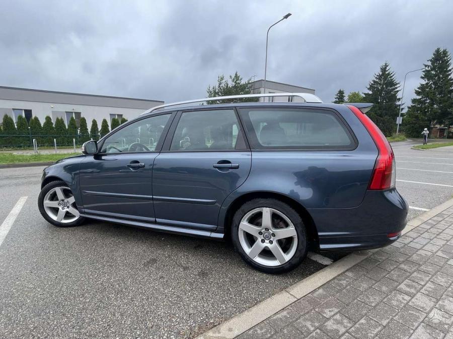 Zils Volvo V50 2011 Viļņa, ar dzinēja tilpumu 1.60 L un nobraukumu 364 tūkst. km par 3400 €, foto 19 vietnē AUTOMOTO.COM.LV