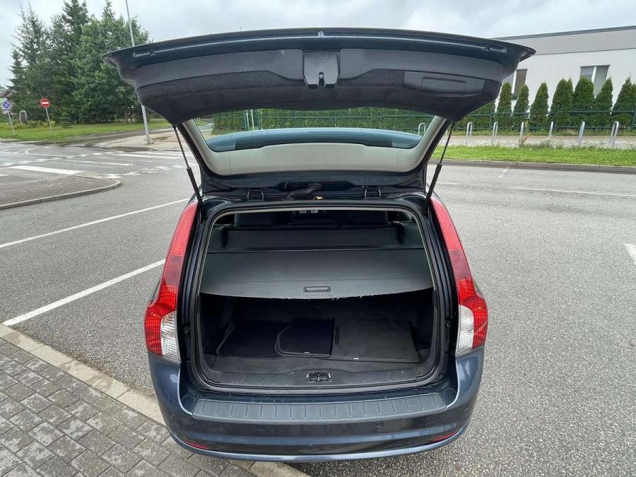 Zils Volvo V50 2011 Viļņa, ar dzinēja tilpumu 1.60 L un nobraukumu 364 tūkst. km par 3400 €, foto 34 vietnē AUTOMOTO.COM.LV