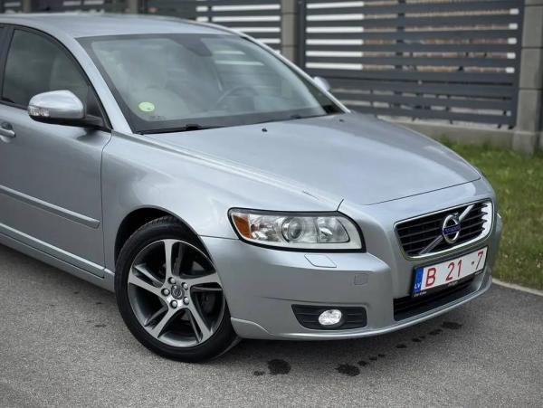 Blue Volvo V50 2011 in Jelgava, with an engine capacity of 1.60 L and mileage of 257 thousand km for 4350 €, photo 7 on AUTOMOTO.COM.LV