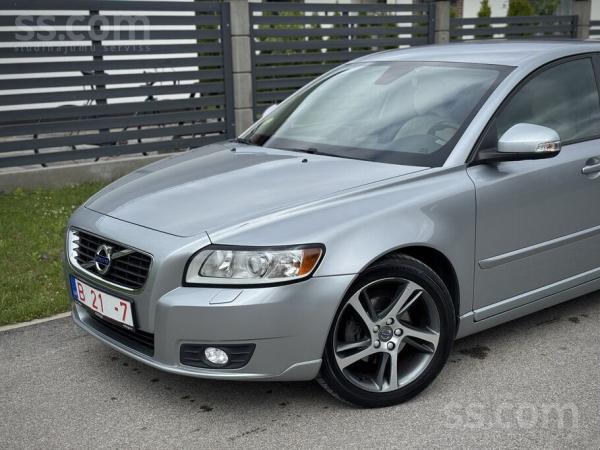 Zils Volvo V50 2011 Jelgava, ar dzinēja tilpumu 1.60 L un nobraukumu 257 tūkst. km par 4350 €, foto 2 vietnē AUTOMOTO.COM.LV