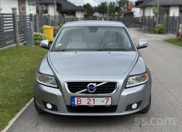 Zils Volvo V50 2011 Jelgava, ar dzinēja tilpumu 1.60 L un nobraukumu 257 tūkst. km par 4350 €, foto 5 vietnē AUTOMOTO.COM.LV
