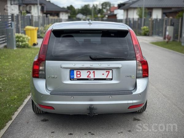 Zils Volvo V50 2011 Jelgava, ar dzinēja tilpumu 1.60 L un nobraukumu 257 tūkst. km par 4350 €, foto 8 vietnē AUTOMOTO.COM.LV