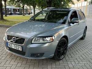 Zils Volvo V50 2011 Rīga, ar dzinēja tilpumu 1.60 L un nobraukumu 0 tūkst. km par 3950 €, foto  vietnē AUTOMOTO.COM.LV
