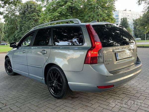 Blue Volvo V50 2011 in Riga, with an engine capacity of 1.60 L and mileage of 0 thousand km for 3950 €, photo 5 on AUTOMOTO.COM.LV