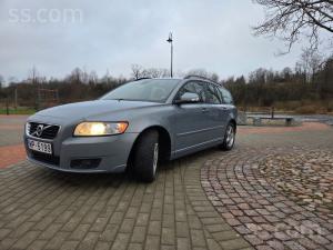 Blue Volvo V50 2011 in Bauska, with an engine capacity of 2.00 L and mileage of 350 thousand km for 4100 €, photo  on AUTOMOTO.COM.LV