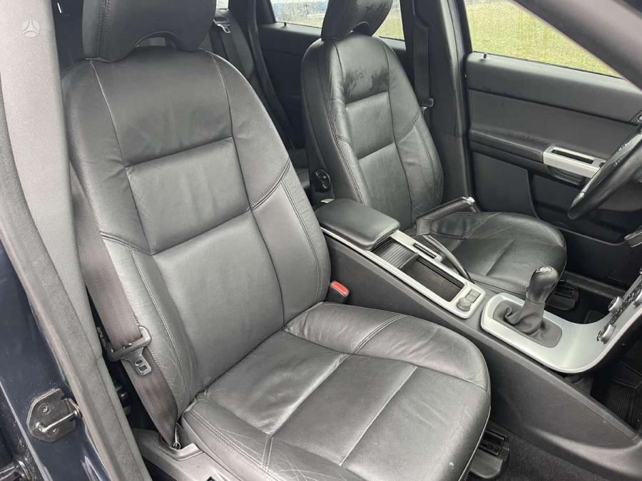 Blue Volvo V50 2012 in Kaunas, with an engine capacity of 1.56 L and mileage of 235 thousand km for 4450 €, photo 27 on AUTOMOTO.COM.LV