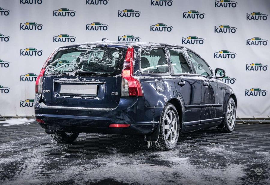 Zils Volvo V50 2012 Kauņa, ar dzinēja tilpumu 1.60 L un nobraukumu 266 tūkst. km par 4390 €, foto 3 vietnē AUTOMOTO.COM.LV