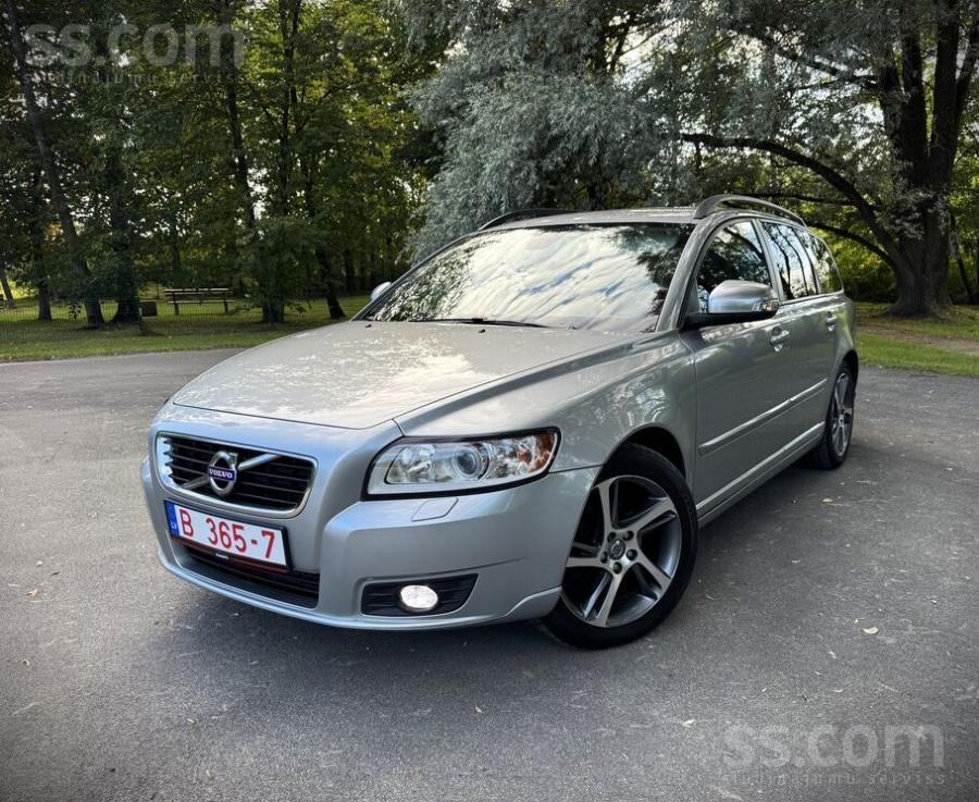 Blue Volvo V50 2012 in Jurmala, with an engine capacity of 1.60 L and mileage of 339 thousand km for 3800 €, photo 3 on AUTOMOTO.COM.LV