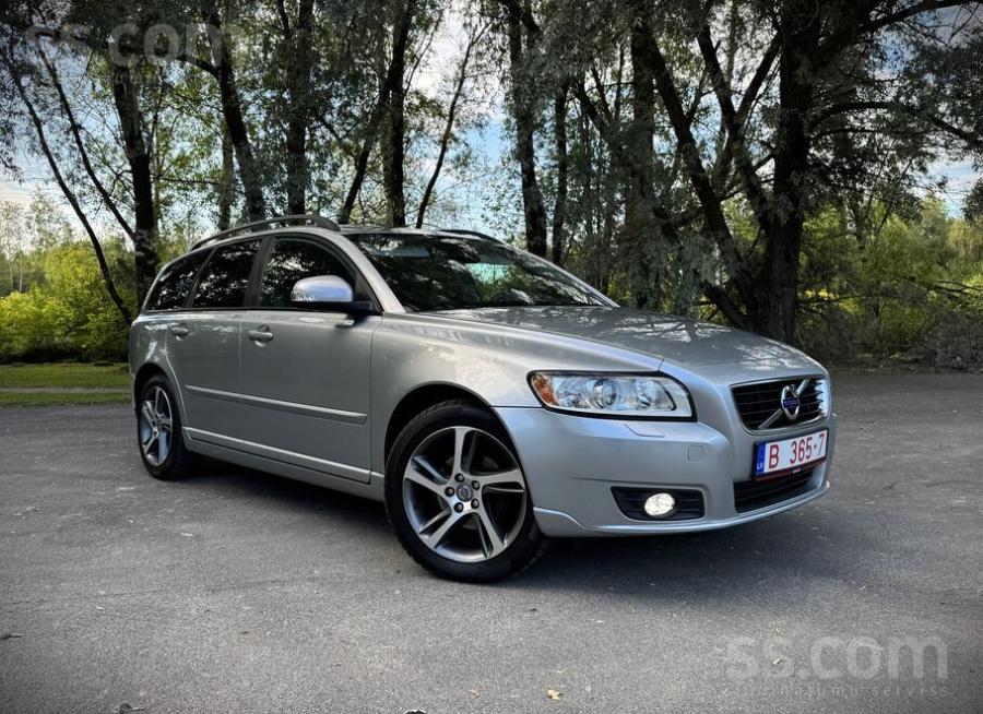 Blue Volvo V50 2012 in Jurmala, with an engine capacity of 1.60 L and mileage of 339 thousand km for 3800 €, photo 4 on AUTOMOTO.COM.LV