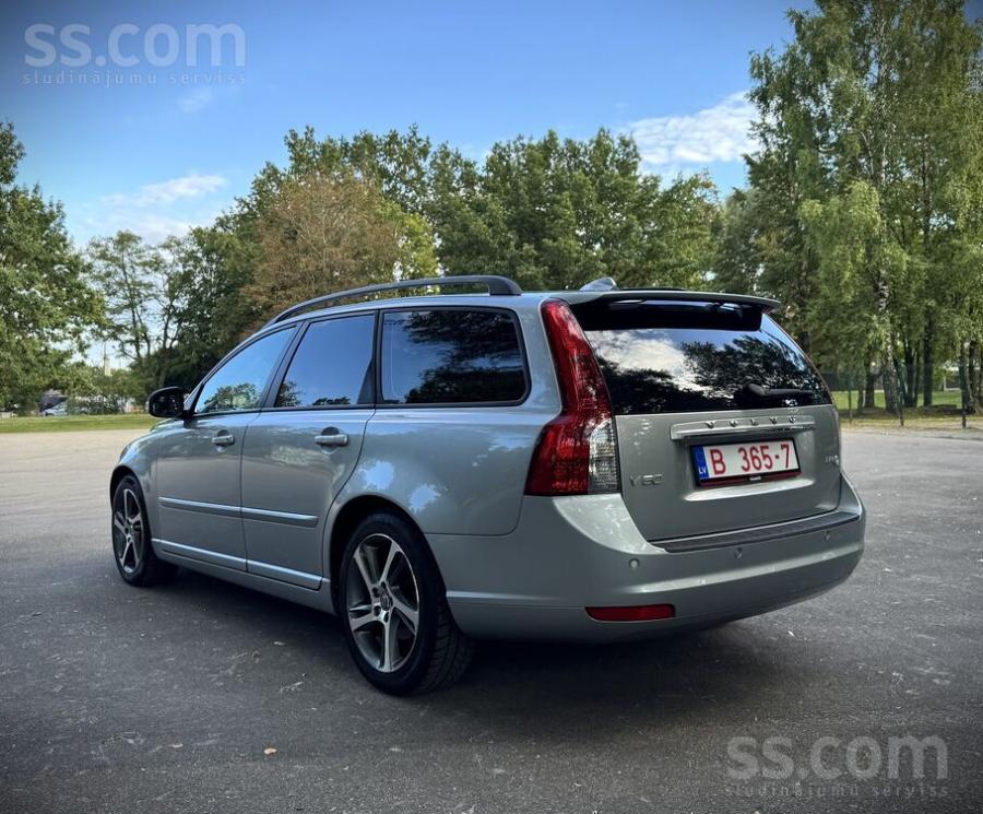 Blue Volvo V50 2012 in Jurmala, with an engine capacity of 1.60 L and mileage of 339 thousand km for 3800 €, photo 9 on AUTOMOTO.COM.LV
