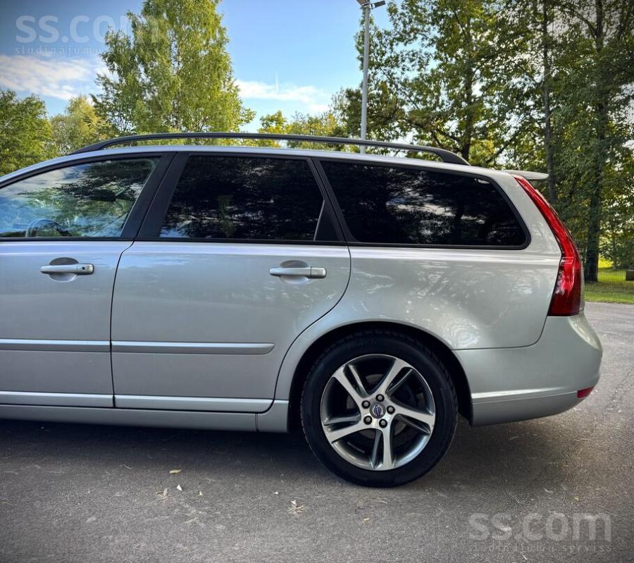 Blue Volvo V50 2012 in Jurmala, with an engine capacity of 1.60 L and mileage of 339 thousand km for 3800 €, photo 10 on AUTOMOTO.COM.LV