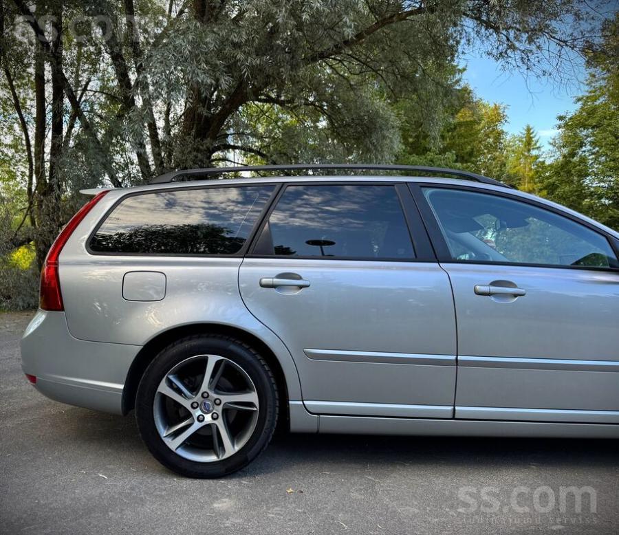 Blue Volvo V50 2012 in Jurmala, with an engine capacity of 1.60 L and mileage of 339 thousand km for 3800 €, photo 13 on AUTOMOTO.COM.LV