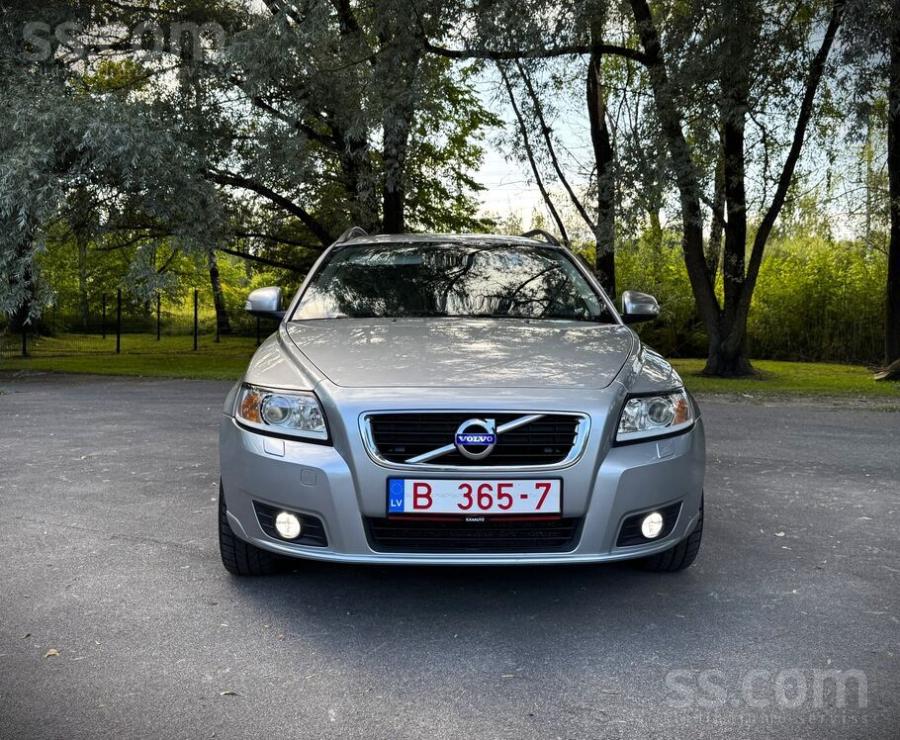 Blue Volvo V50 2012 in Jurmala, with an engine capacity of 1.60 L and mileage of 339 thousand km for 3800 €, photo 15 on AUTOMOTO.COM.LV